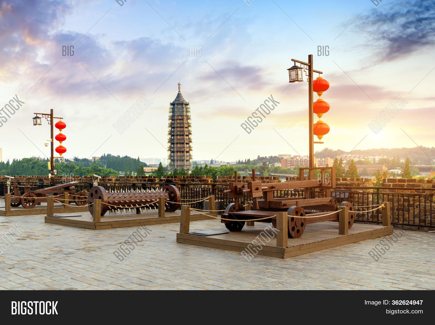 Glazed Pagoda Dabao'en Image & Photo (Free Trial) | Bigstock