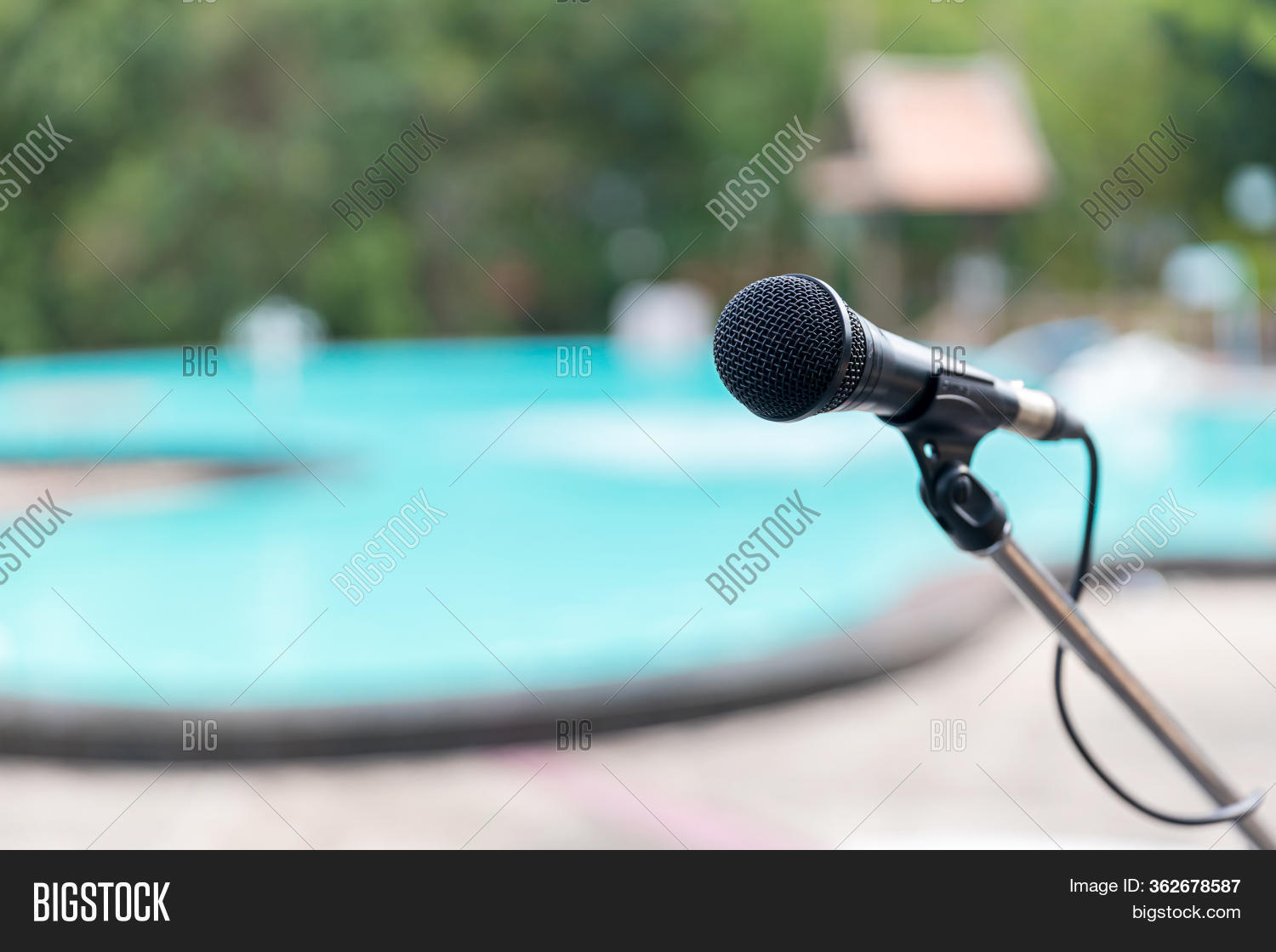 Microphone Outdoor Image & Photo (Free Trial) | Bigstock