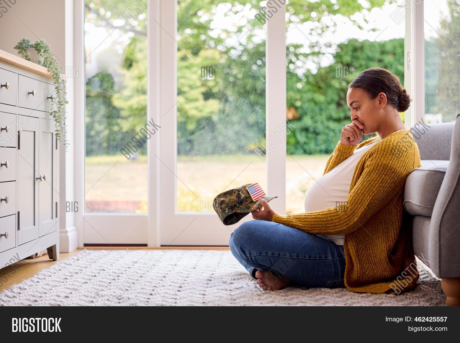 Lonely Pregnant Woman Image & Photo (Free Trial) | Bigstock