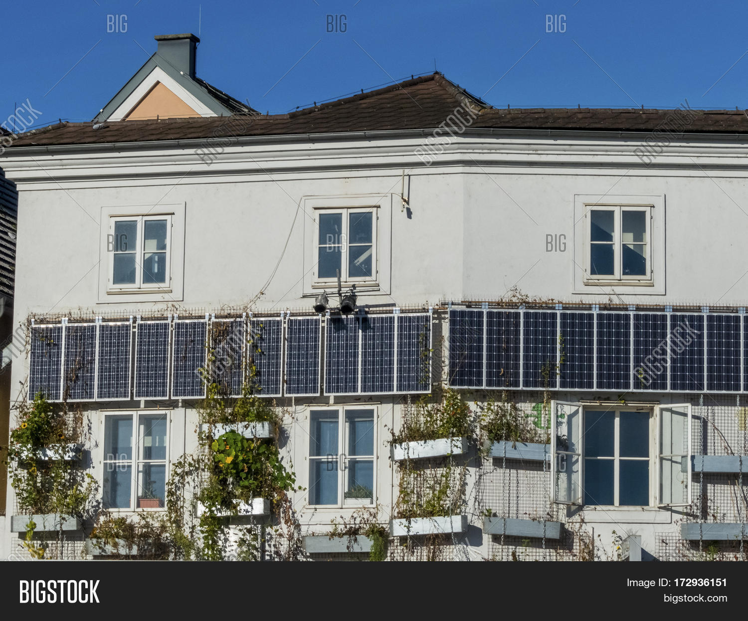 Solar Panels On House Image & Photo (Free Trial) | Bigstock