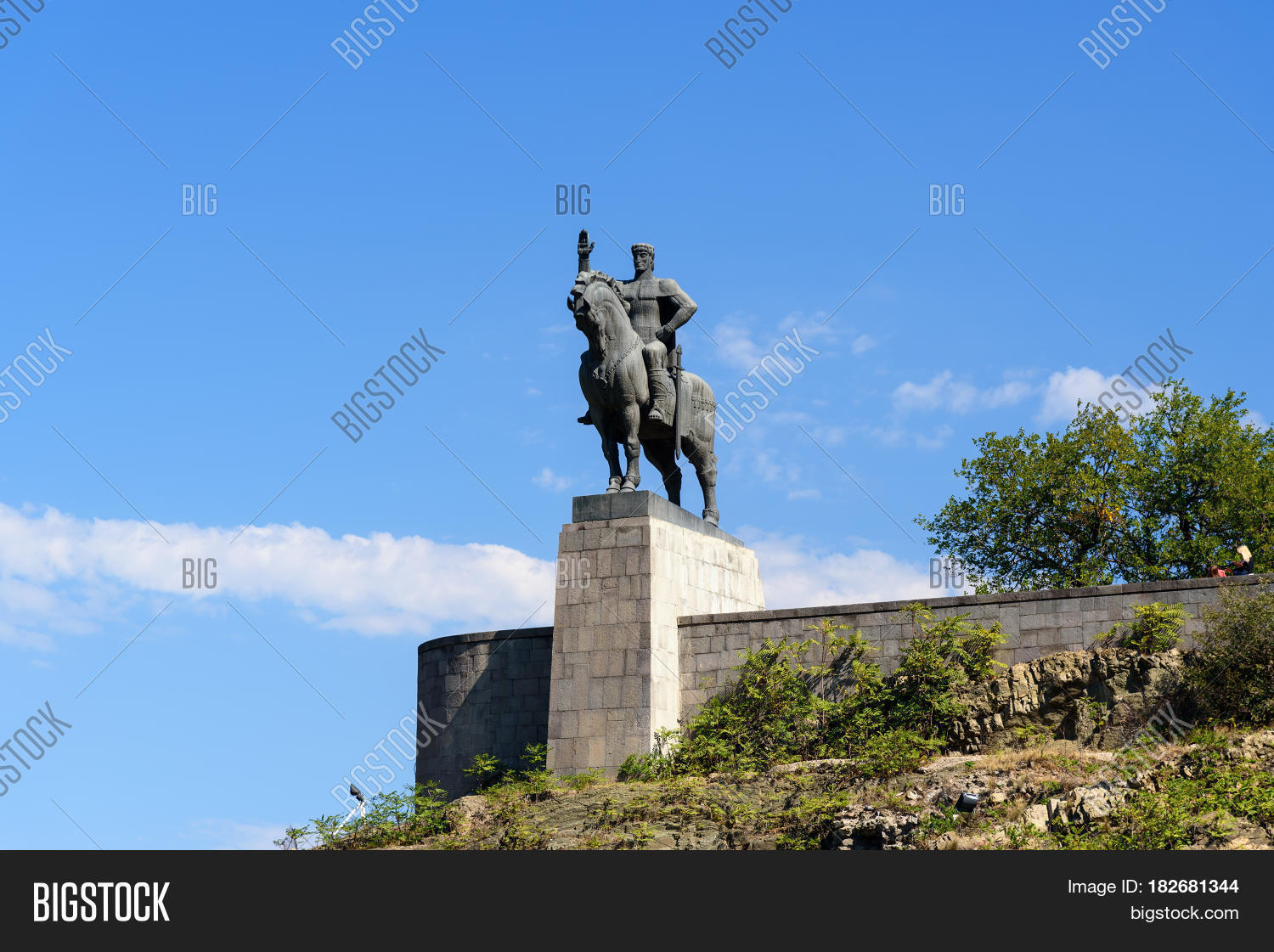 Statue King Vakhtang Image & Photo (Free Trial) | Bigstock
