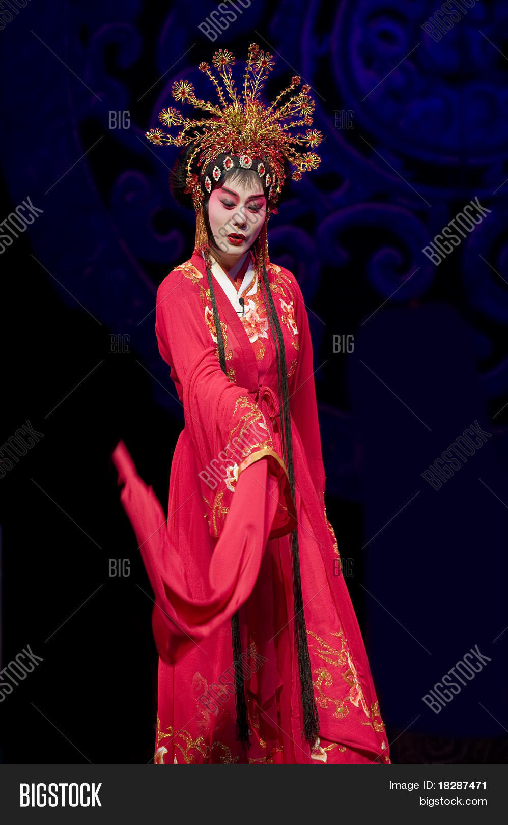 Chinese Kunqu Opera Image & Photo (Free Trial) | Bigstock