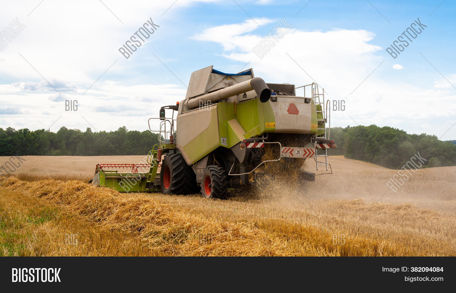 Combine Harvester Image & Photo (Free Trial) | Bigstock