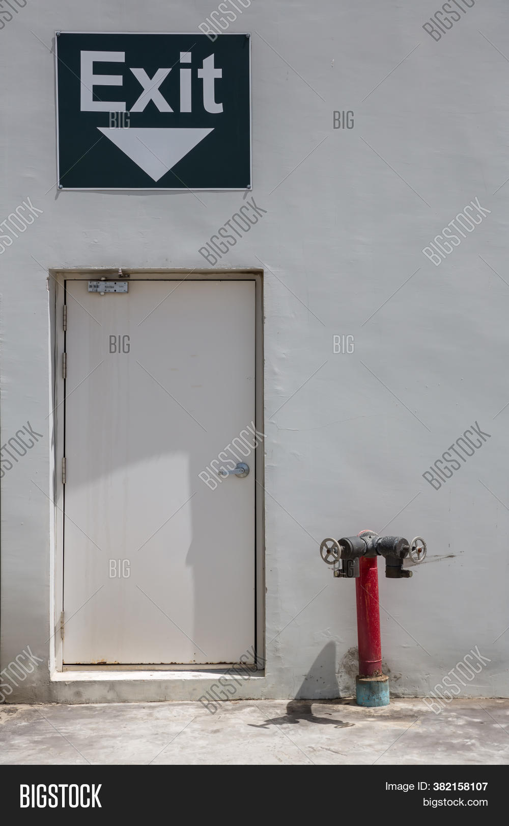 Emergency Exit Sign Image & Photo (Free Trial) | Bigstock