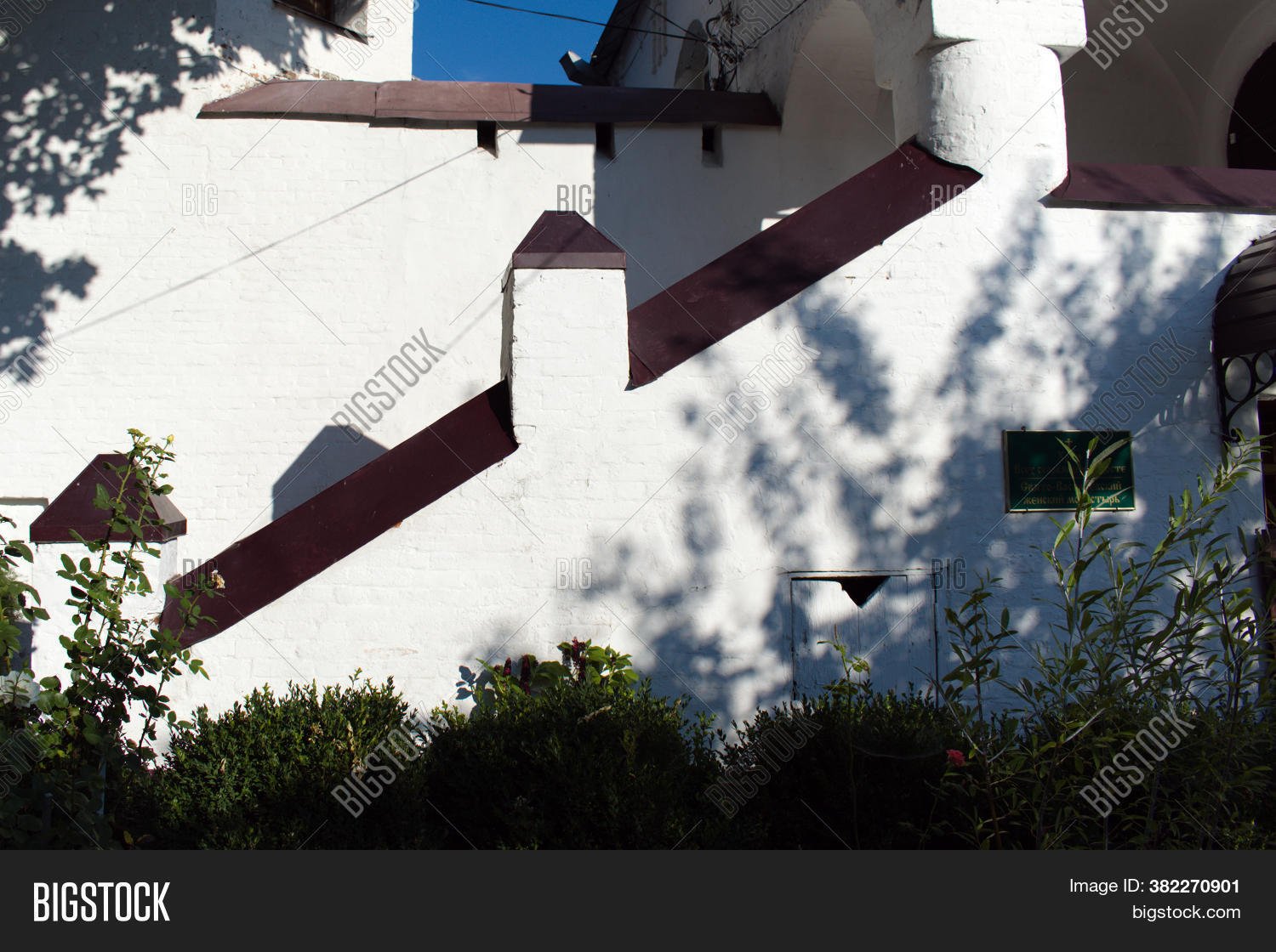 Side View Entrance Image & Photo (Free Trial) | Bigstock