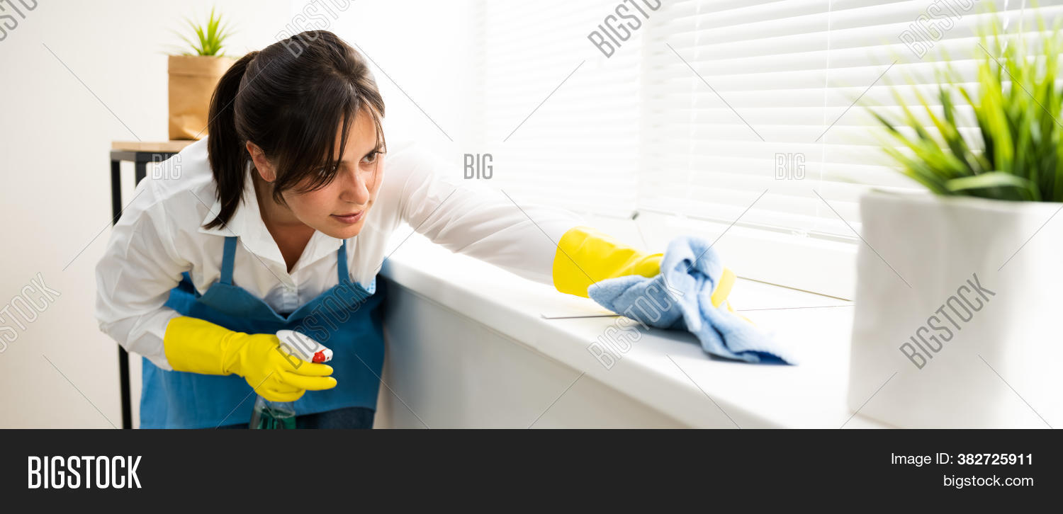 Professional House Image & Photo (Free Trial) | Bigstock