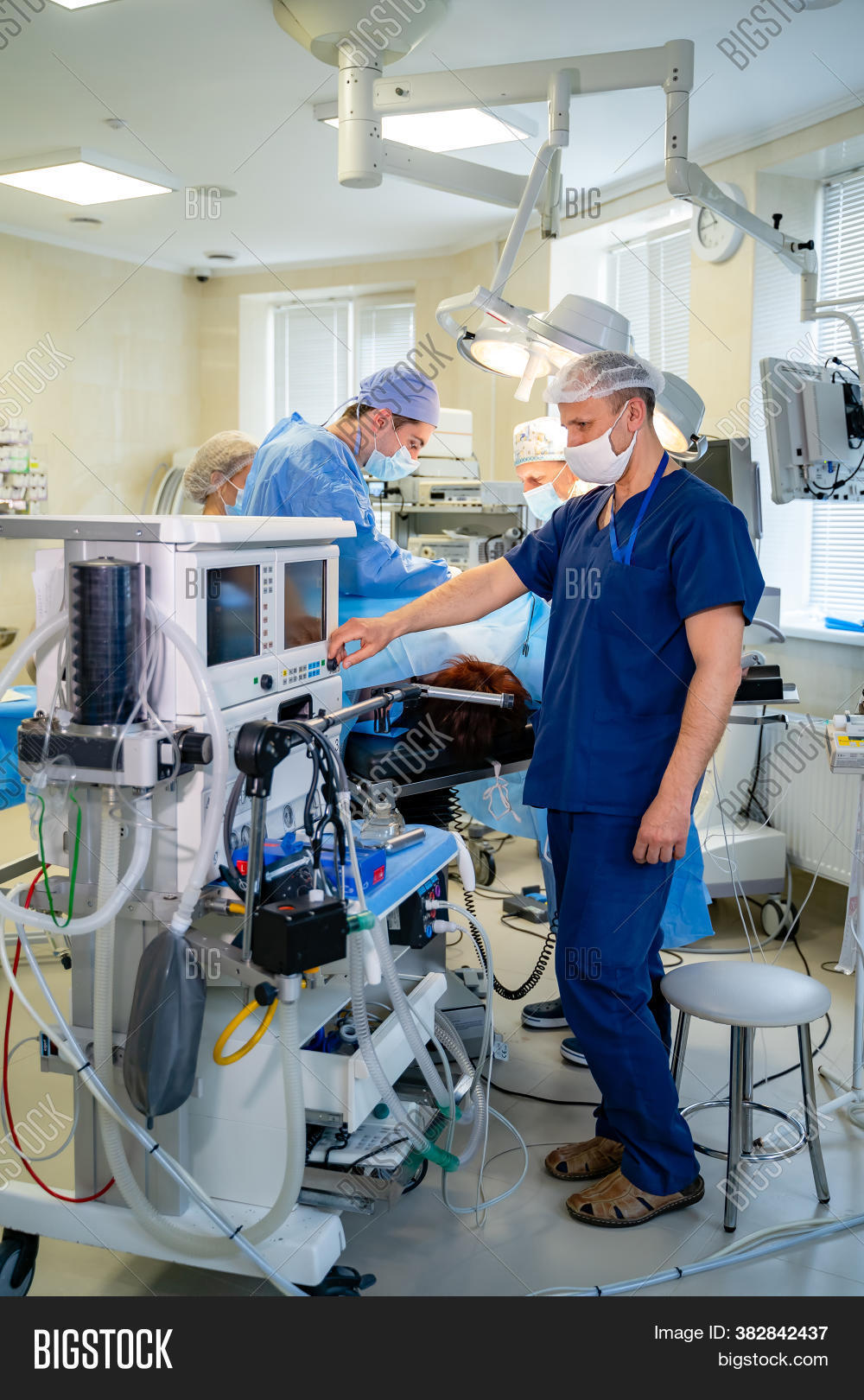 Intensive Care Image & Photo (Free Trial) | Bigstock