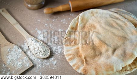 Kuboos Khubz - Arabic Image & Photo (Free Trial) | Bigstock