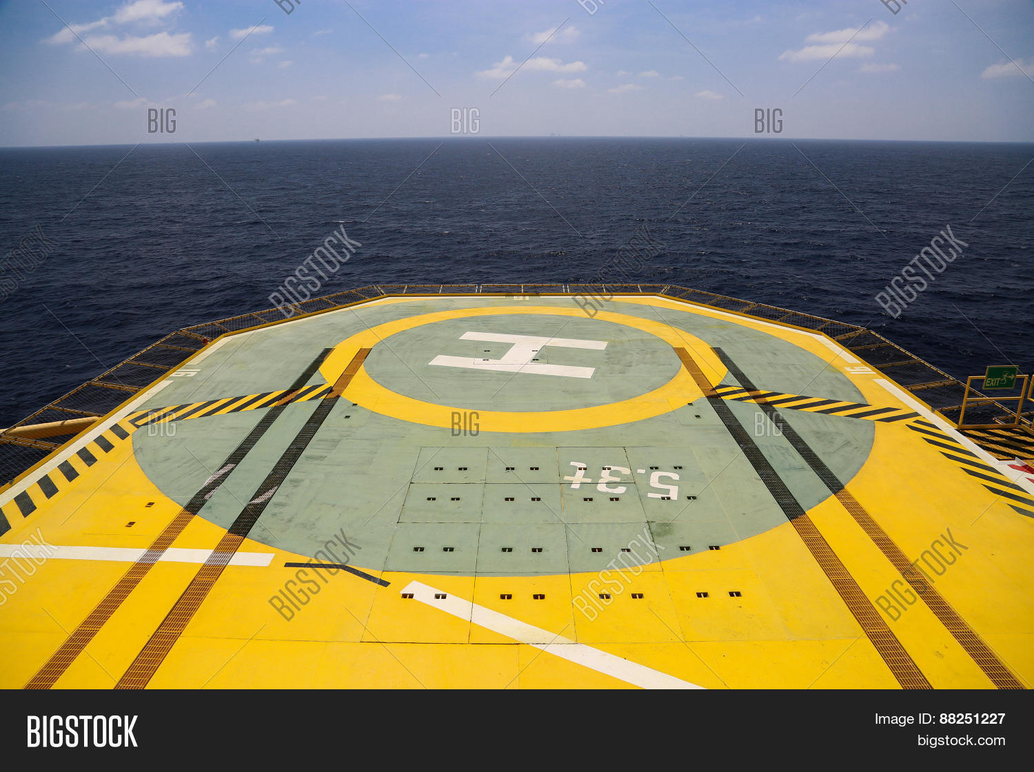 Helideck Oil Gas Image & Photo (Free Trial) | Bigstock