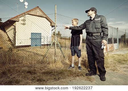 Police Man Questioning Image & Photo (Free Trial) | Bigstock