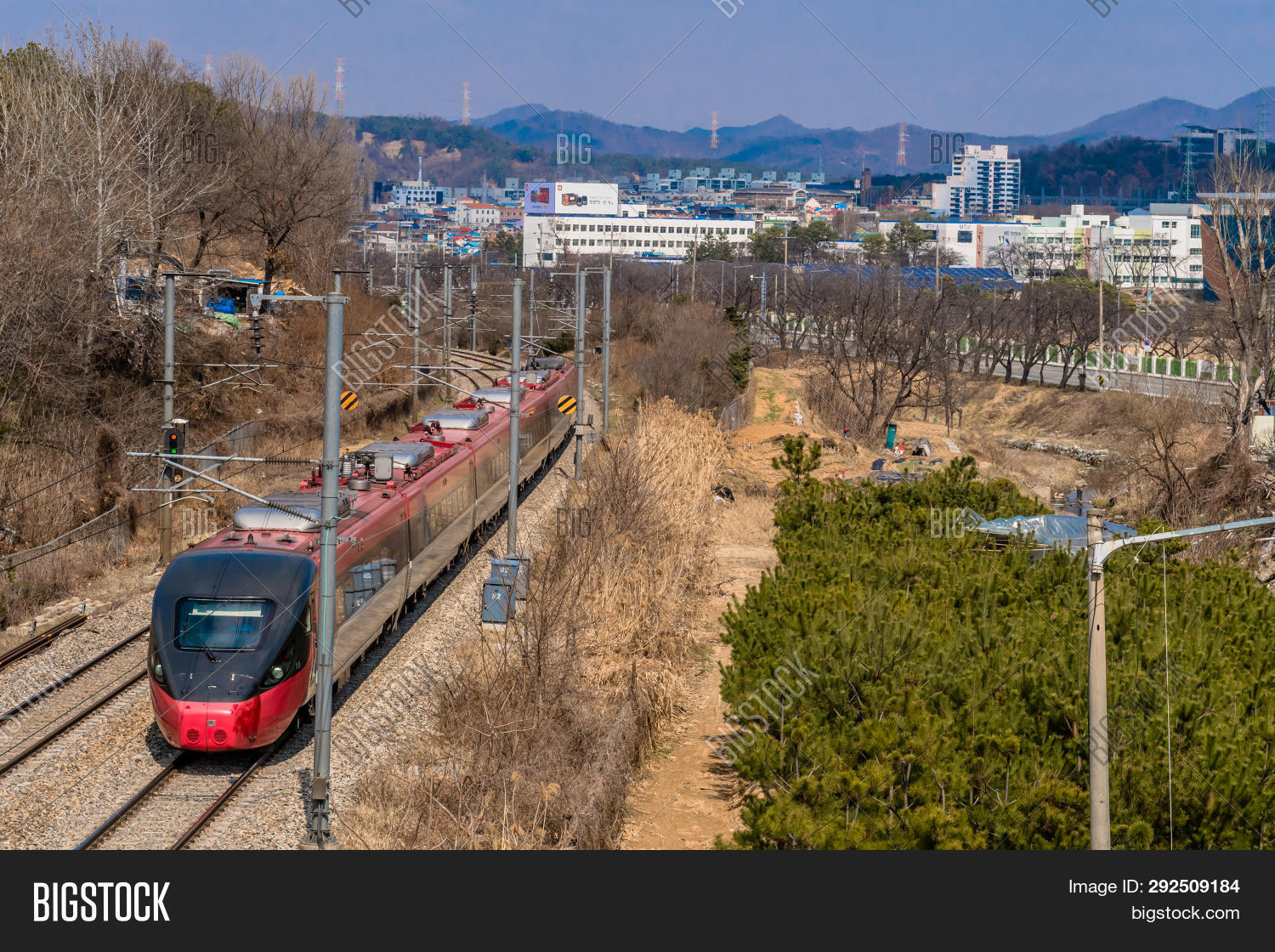 Saemaul Train On Edge Image & Photo (Free Trial) | Bigstock