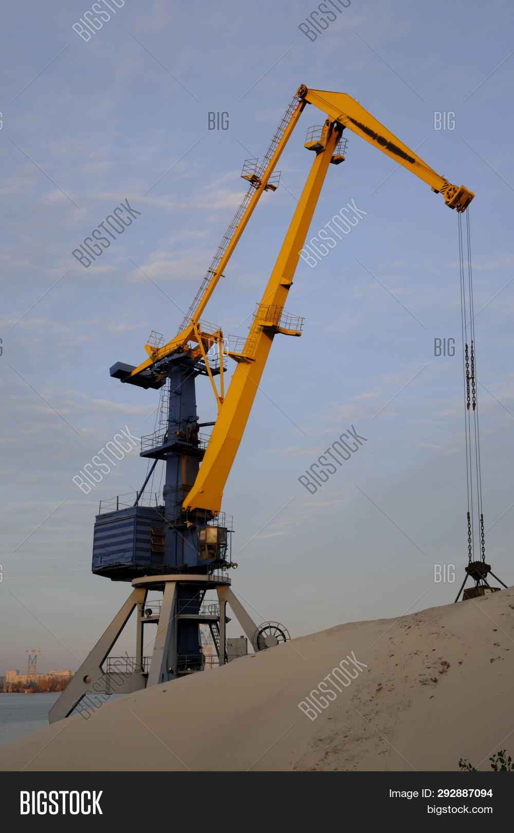 Stationary Crane Sand Image & Photo (Free Trial) | Bigstock