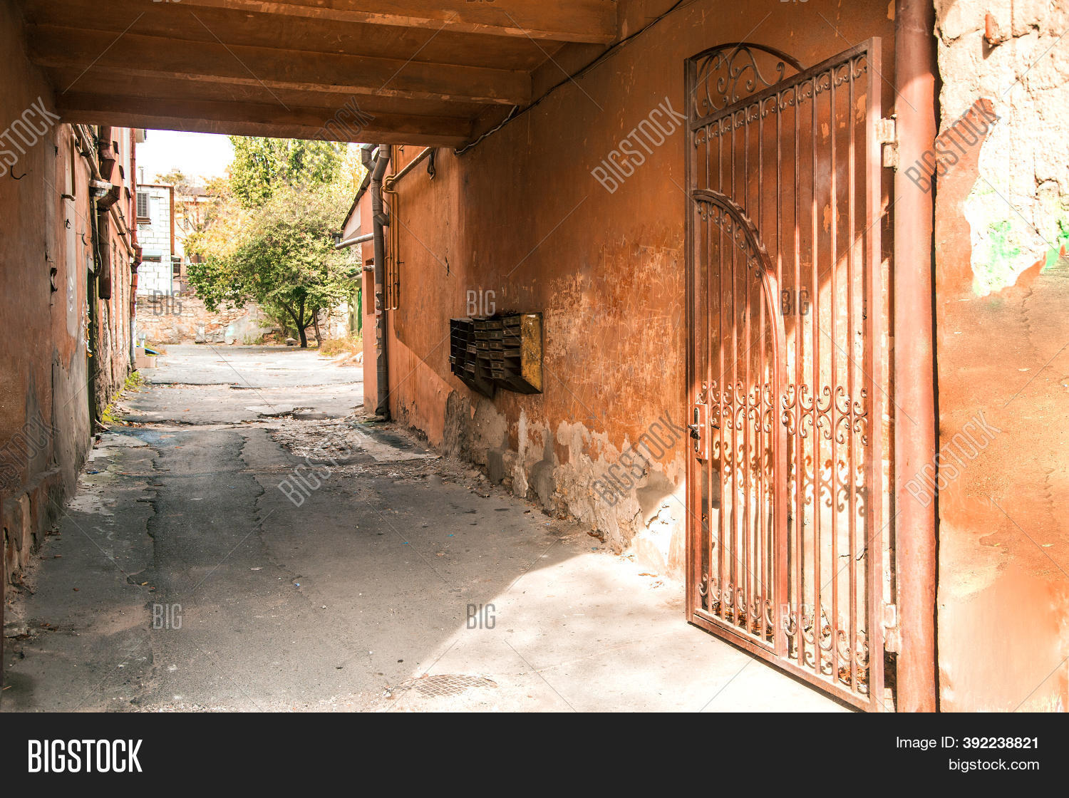 Image Arch Iron Gate Image & Photo (Free Trial) | Bigstock