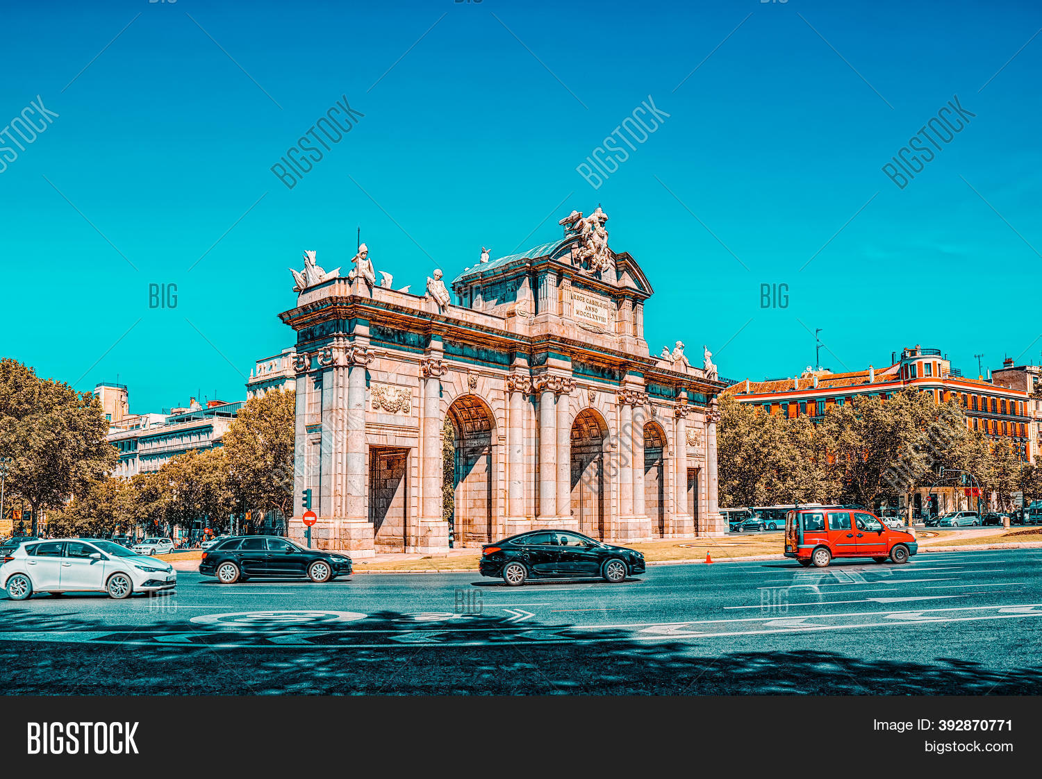 Gate Alcala (puerta De Image & Photo (Free Trial) | Bigstock