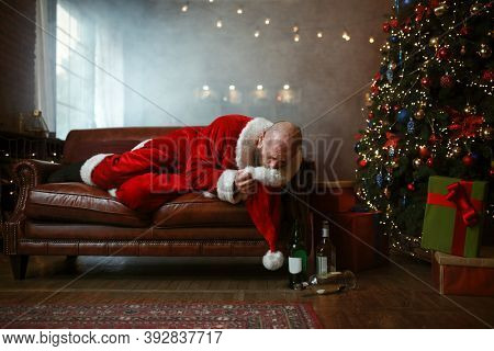 Bad Drunk Santa Claus Image & Photo (Free Trial) | Bigstock
