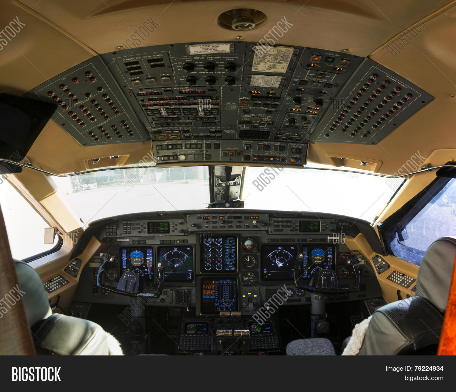 Gulfstream IV Cockpit Image & Photo (Free Trial) | Bigstock