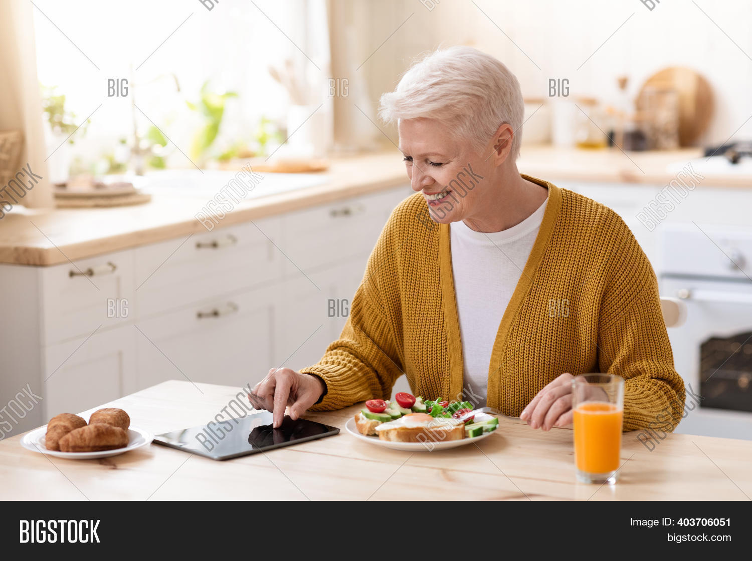 Smiling Old Lady Image & Photo (Free Trial) | Bigstock