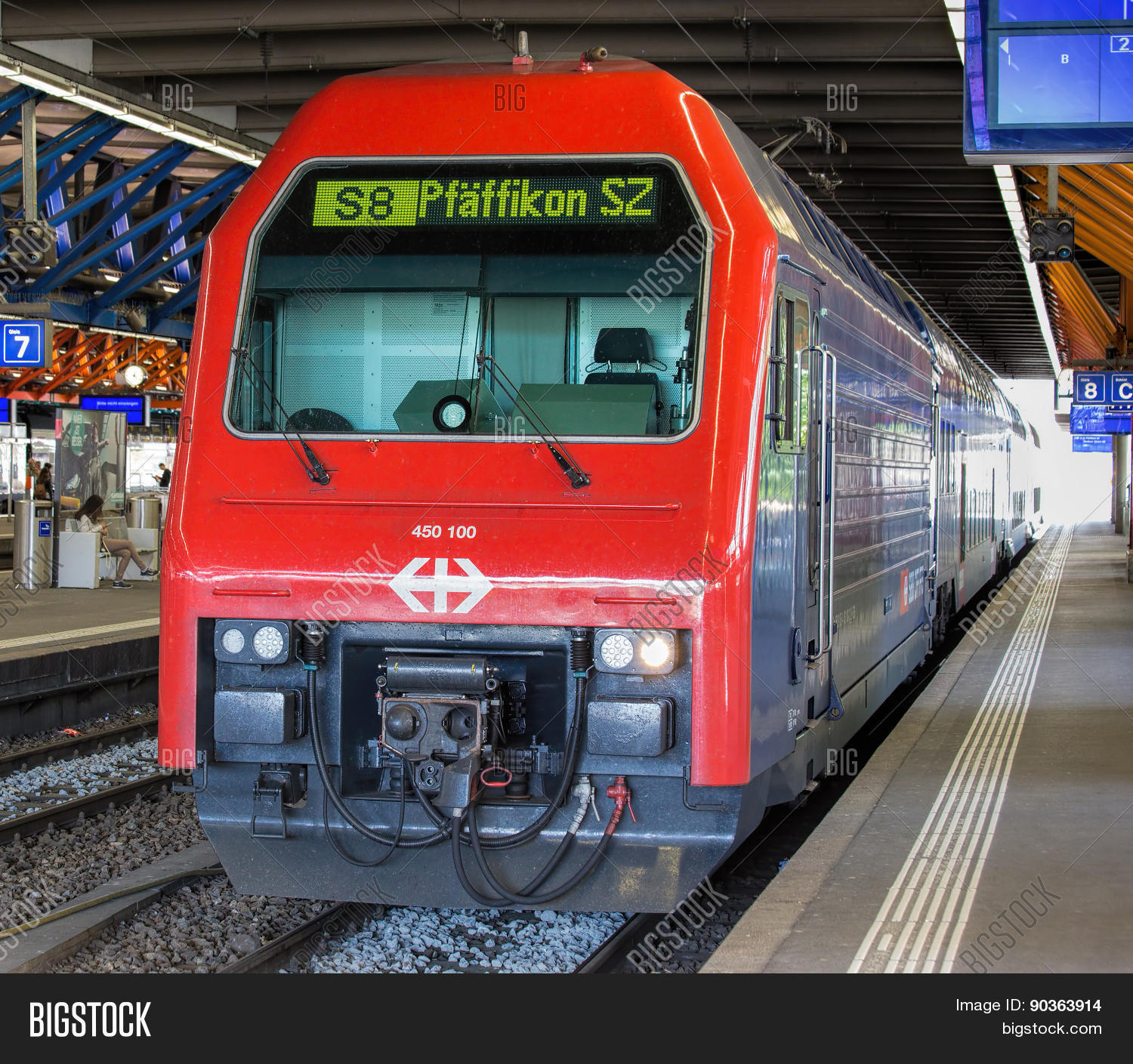 Train Platform Image & Photo (Free Trial) | Bigstock