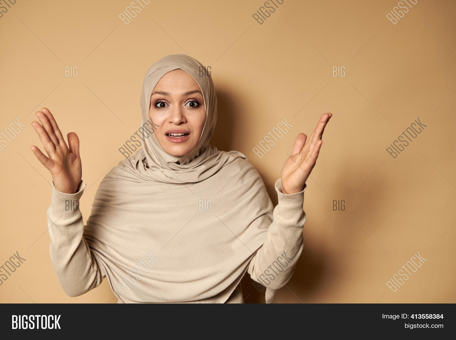 Arabic Muslim Woman Image & Photo (Free Trial) | Bigstock