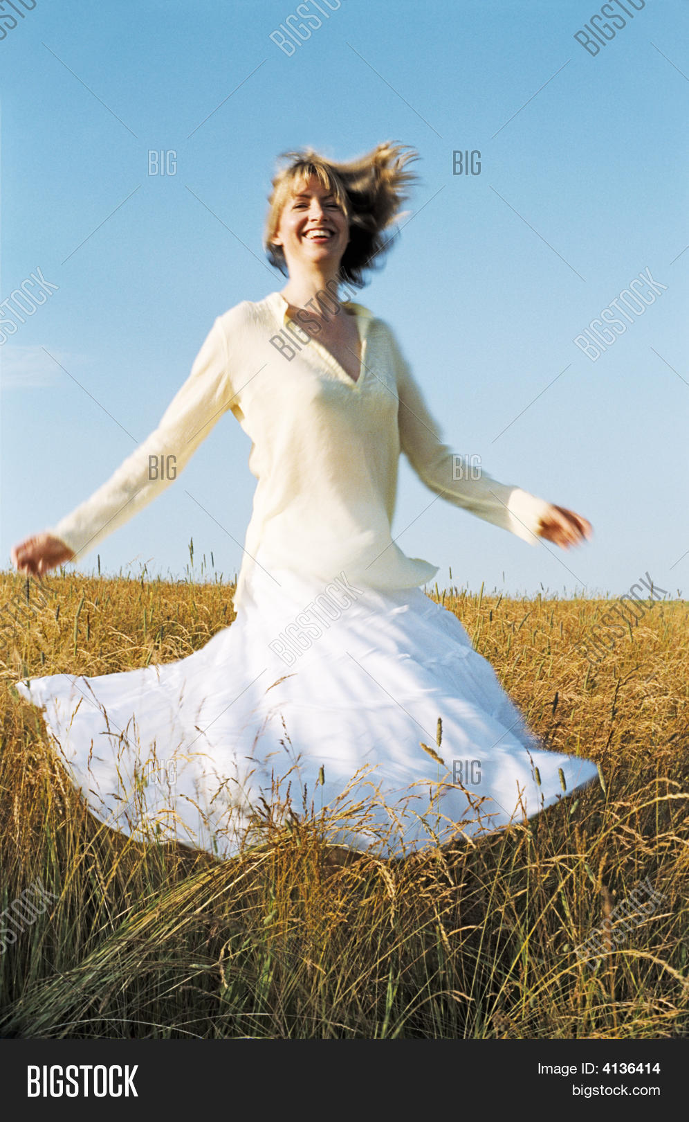 Woman Spinning Image & Photo (Free Trial) | Bigstock
