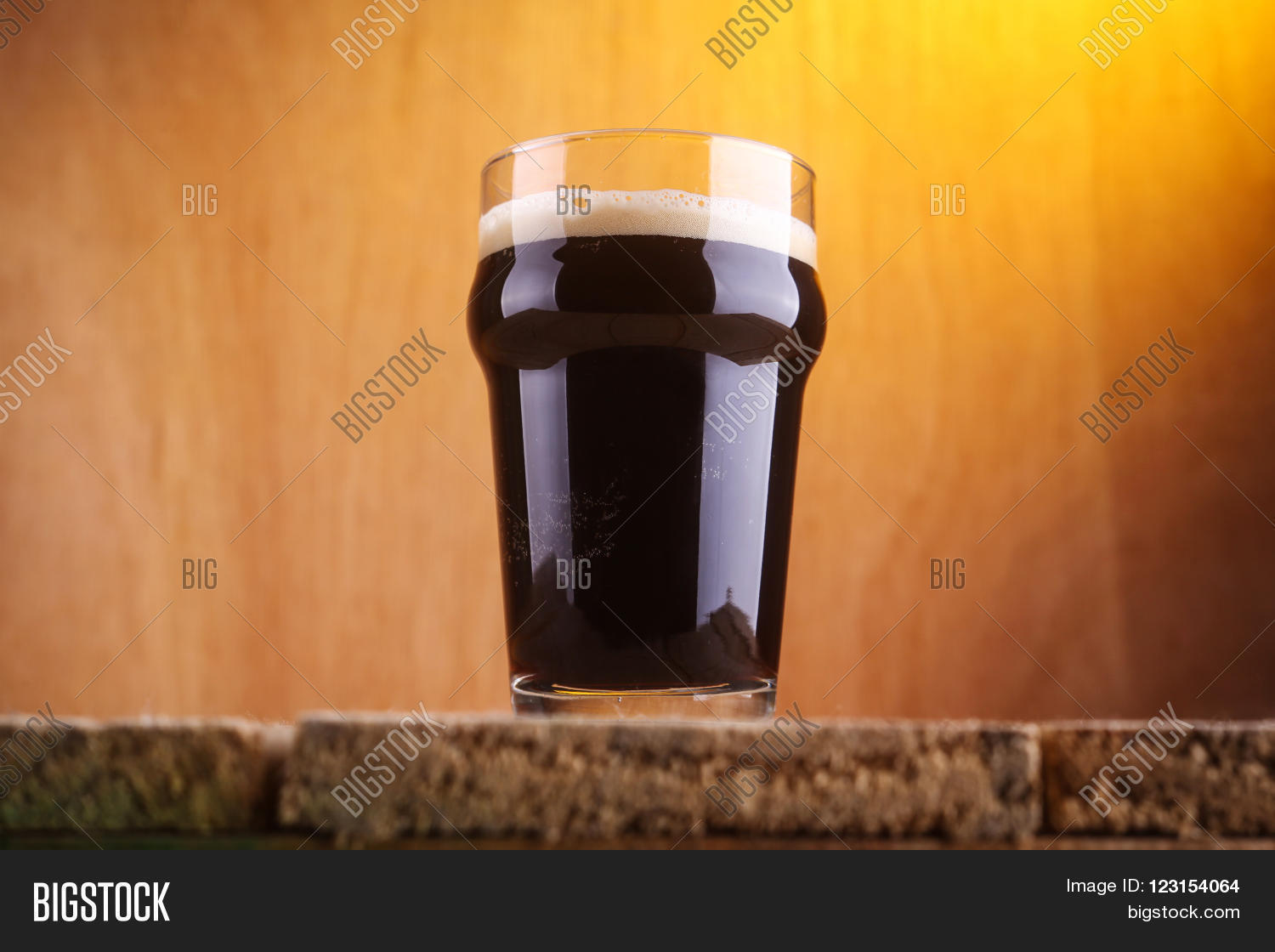 Nonic Pint Glass Dark Image & Photo (Free Trial) | Bigstock