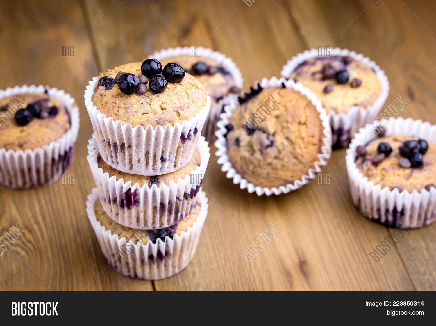 Tasty Muffin Cupcakes Image & Photo (Free Trial) | Bigstock