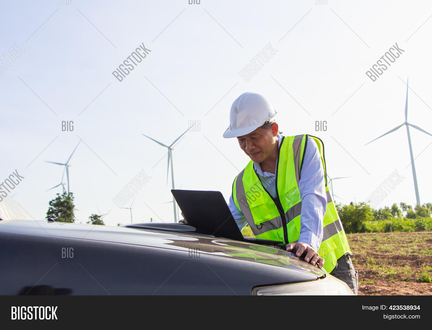 Rear View Man Engineer Image & Photo (Free Trial) | Bigstock