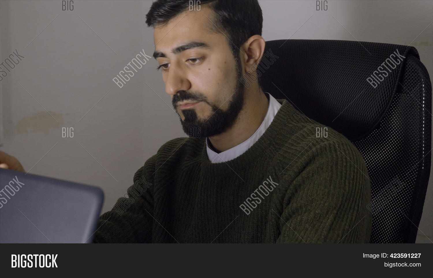 Man Looks Laptop Image & Photo (Free Trial) | Bigstock