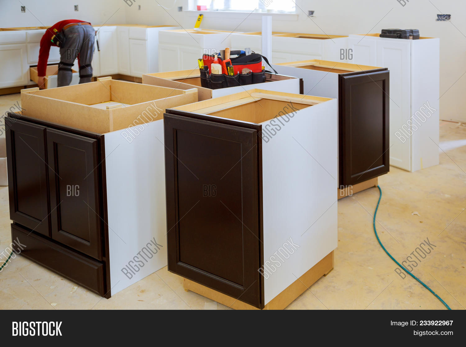 Man Assembling Kitchen Image & Photo (Free Trial) | Bigstock