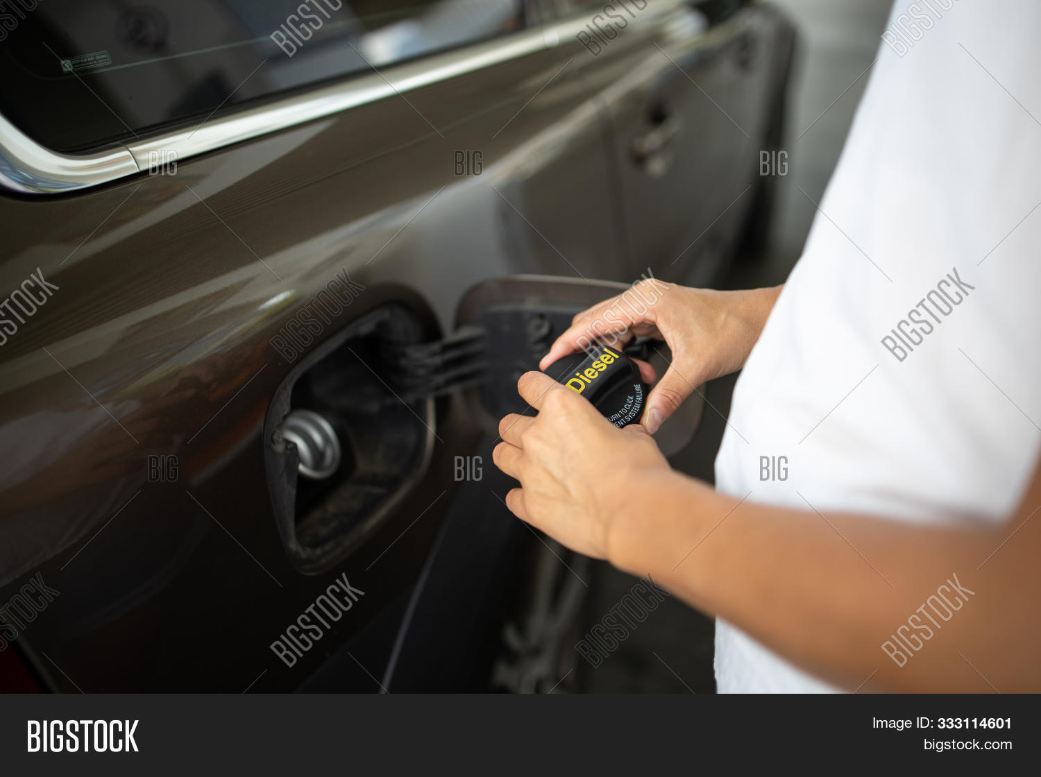 Car Pumping Gas Gas Image & Photo (Free Trial) | Bigstock