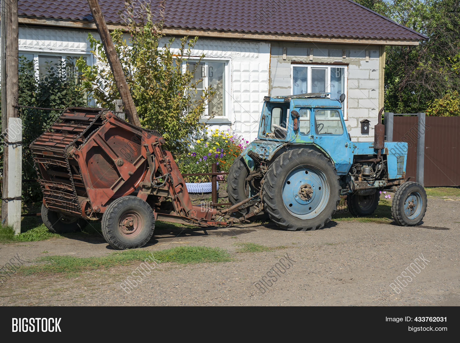 Blue Tractor Trailer Image & Photo (Free Trial) | Bigstock