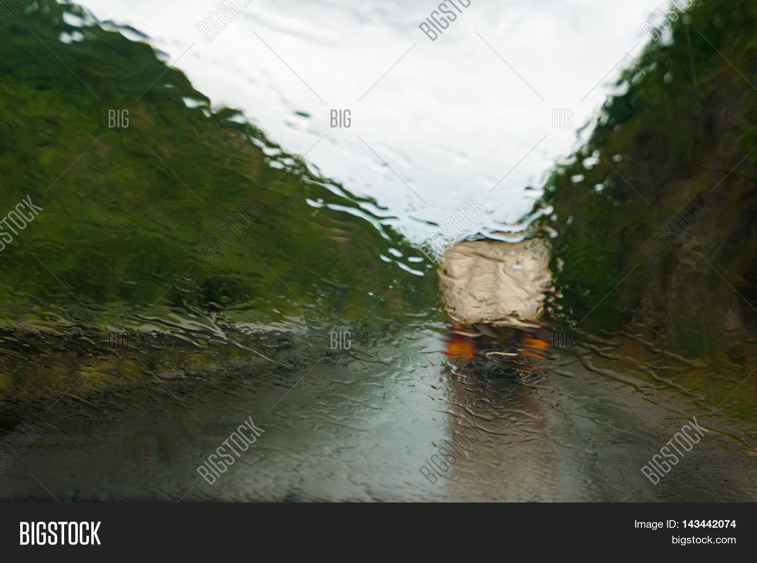 Low Visibility Driving Image & Photo (Free Trial) | Bigstock