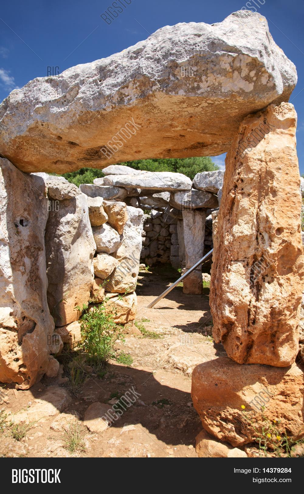 Ancient Building Ruin Image & Photo (Free Trial) | Bigstock