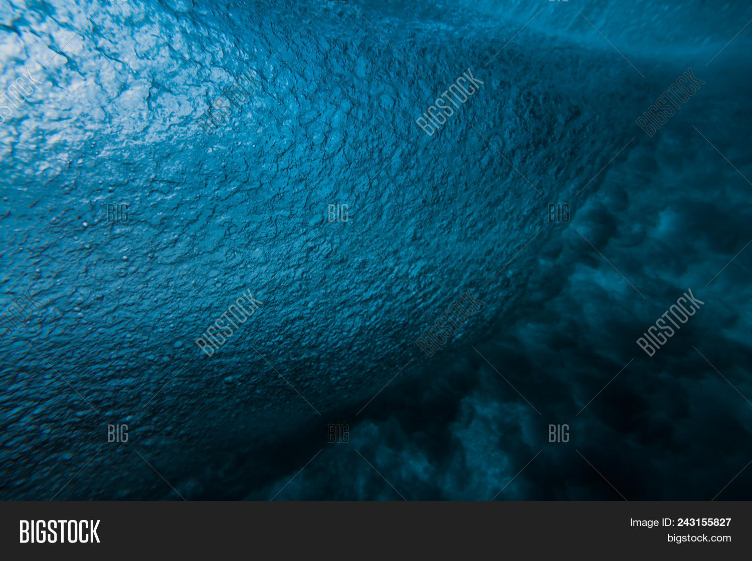 Underwater Barrel Wave Image & Photo (Free Trial) | Bigstock