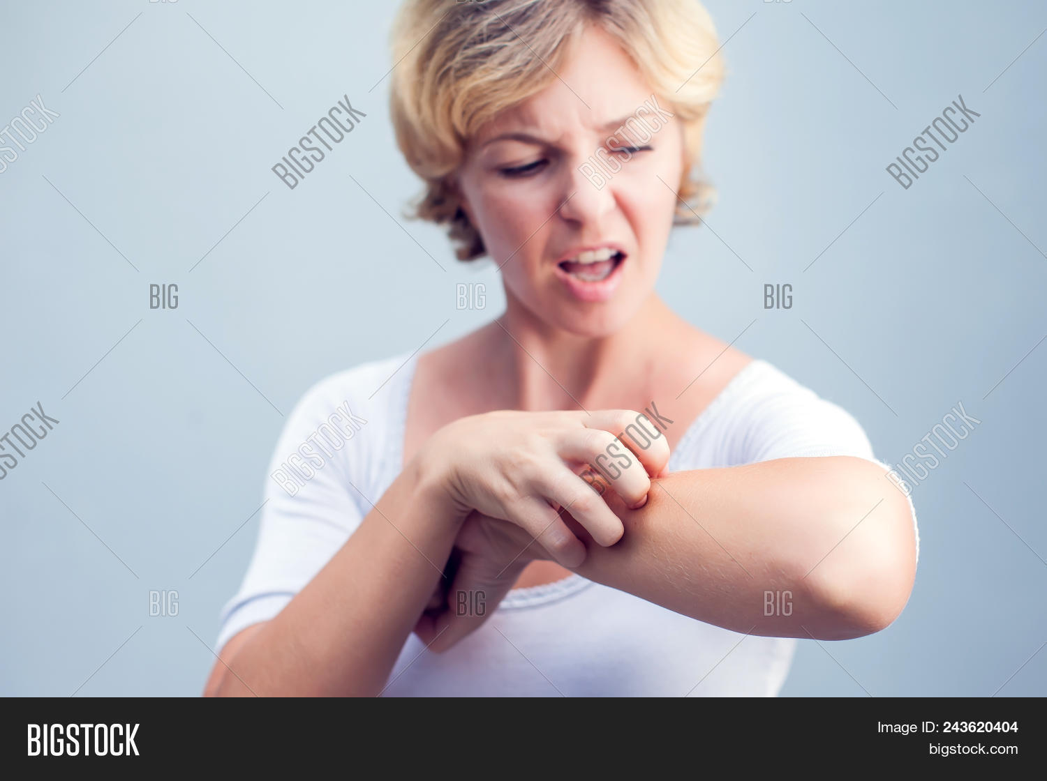 Woman Scratching Itch Image & Photo (Free Trial) | Bigstock