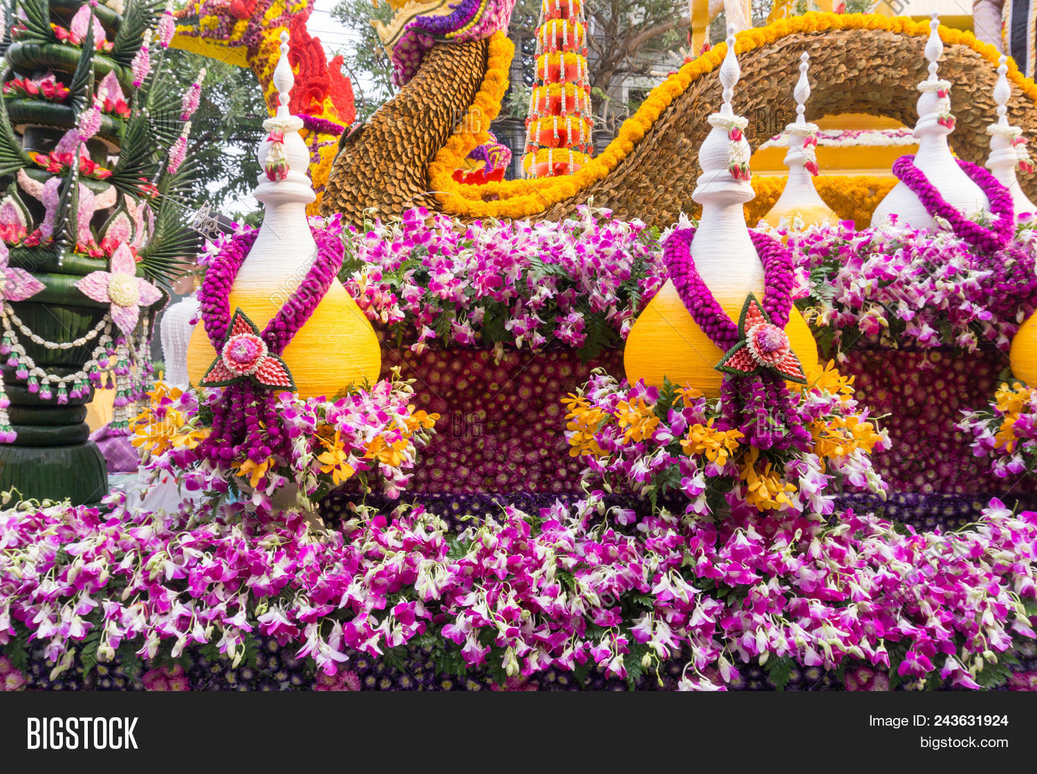 Parade Cars Decorated Image & Photo (Free Trial) | Bigstock