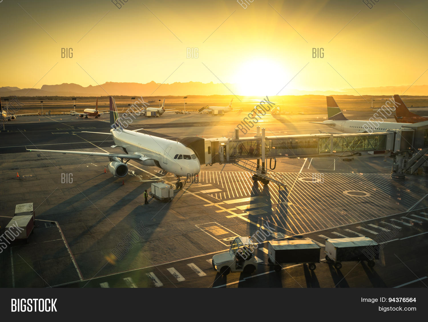 Airplane Terminal Gate Image & Photo (Free Trial) | Bigstock