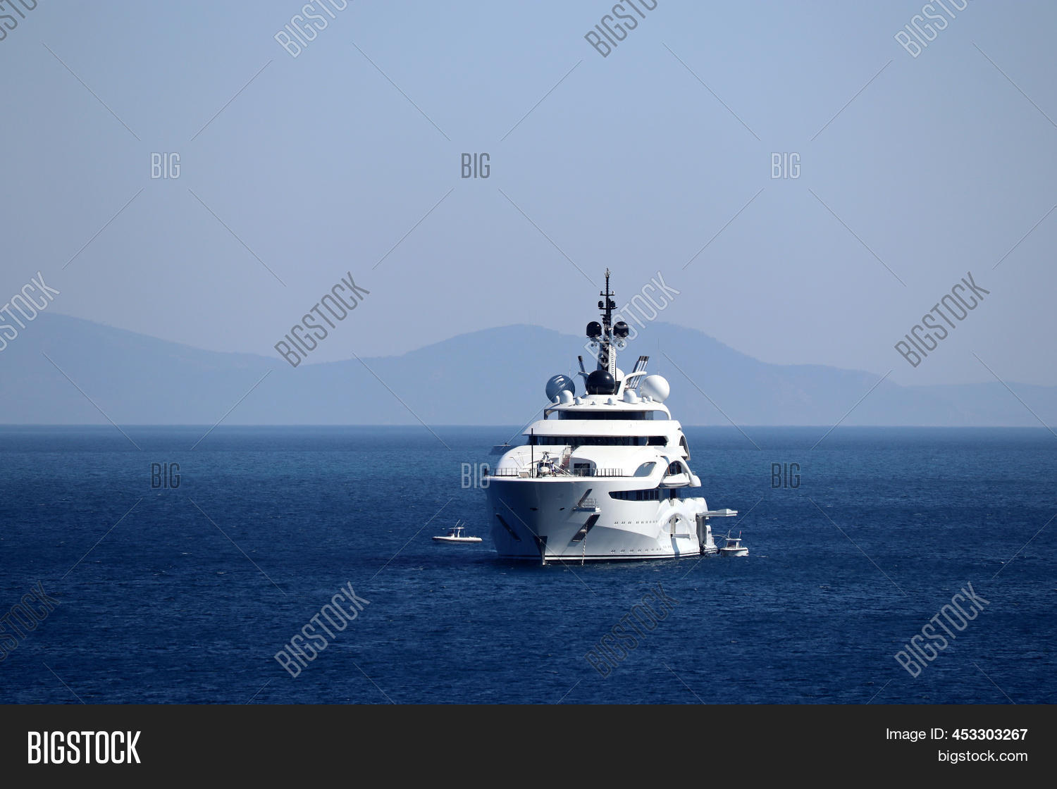 Luxury Yacht Helipad Image & Photo (Free Trial) | Bigstock