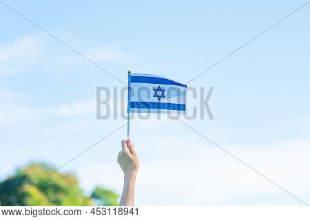 Hand Holding Israel Image & Photo (Free Trial) | Bigstock