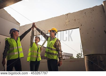 Cooperation And Team Construction Success Images, Illustrations ...