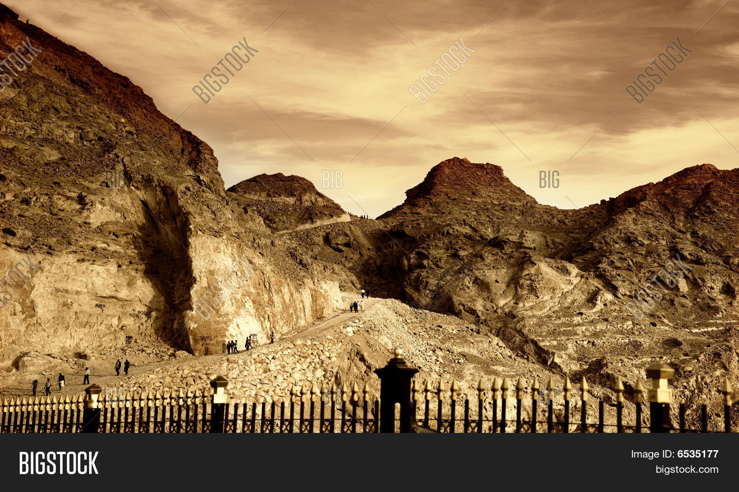 Jebel Hafeet Mountain Image & Photo (Free Trial) | Bigstock