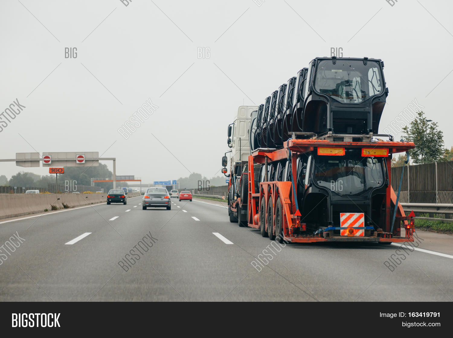 Rear View Big Truck Image & Photo (Free Trial) | Bigstock