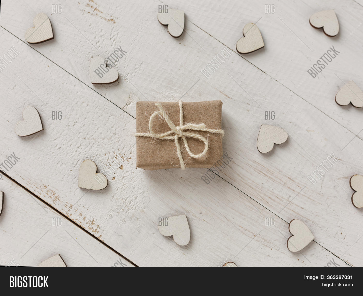 Small Gift Wrapped Image & Photo (Free Trial) | Bigstock