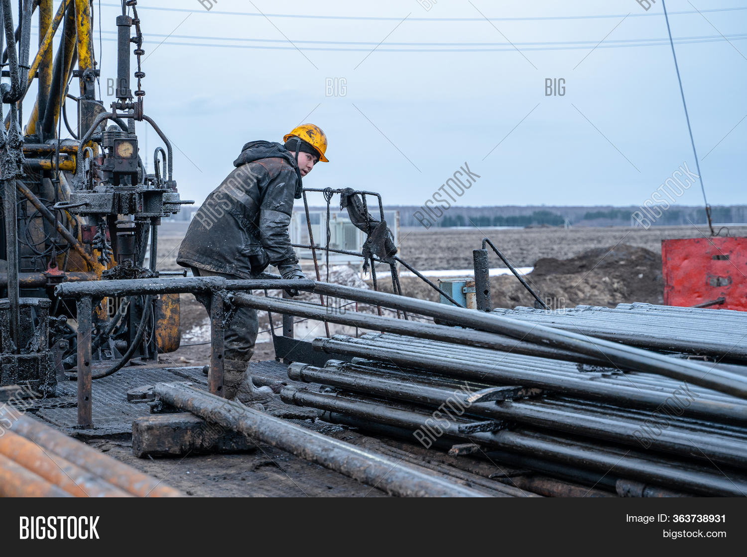 Workover Rig Working Image & Photo (Free Trial) | Bigstock