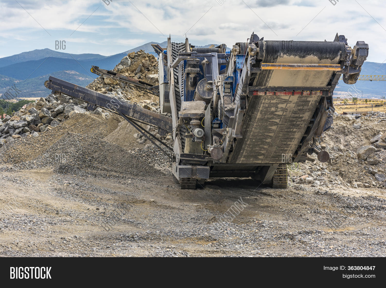 Heavy Mobile Machinery Image & Photo (Free Trial) | Bigstock