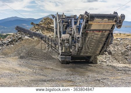 Heavy Mobile Machinery Image & Photo (Free Trial) | Bigstock