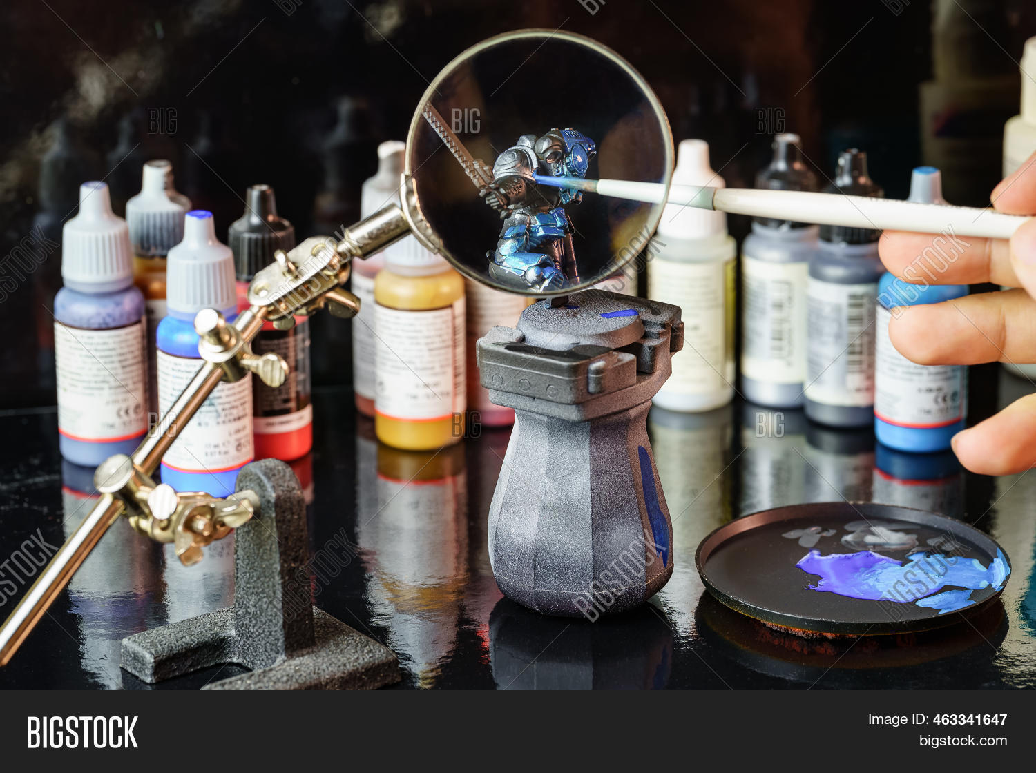 Giant Magnifying Glass Image & Photo (Free Trial) | Bigstock