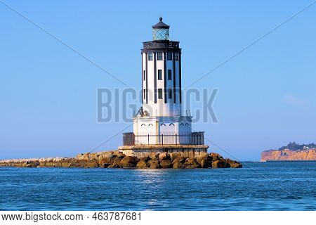Historical Lighthouse Image & Photo (Free Trial) | Bigstock