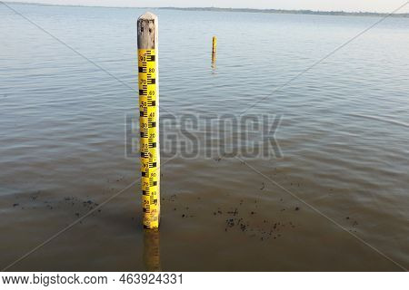 Water Level Gauge Image & Photo (Free Trial) | Bigstock