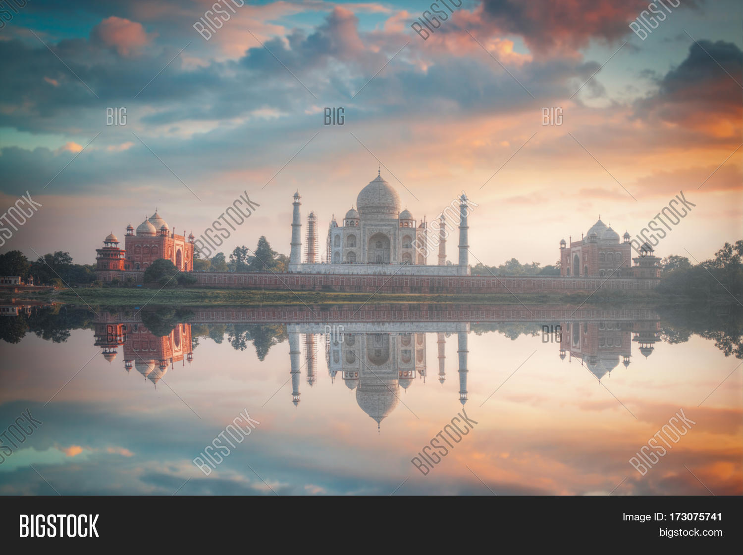 Taj Mahal Image & Photo (Free Trial) | Bigstock